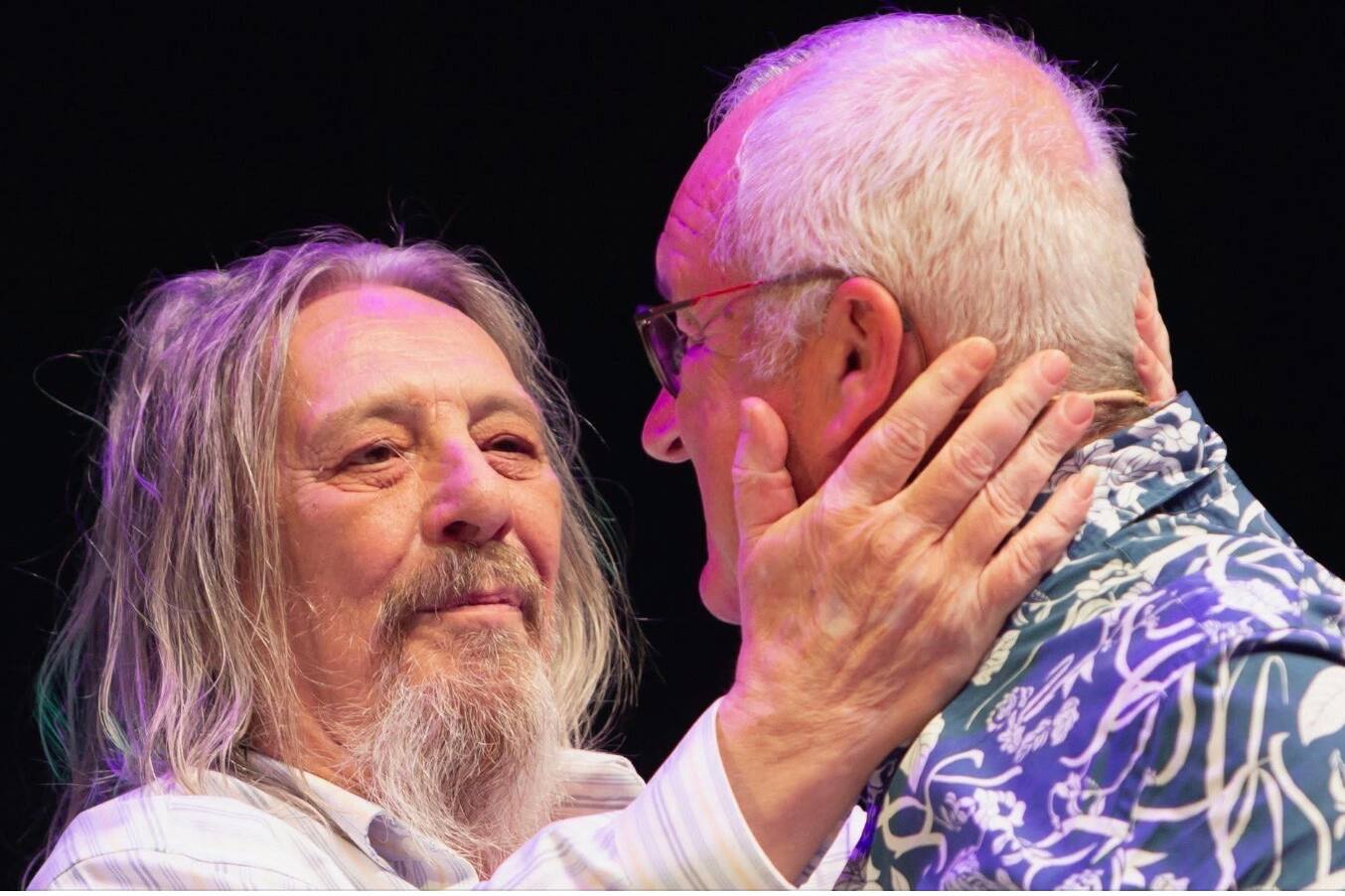 Michel Barrette et Luc Picard émus à la suite de leur participation aux ...