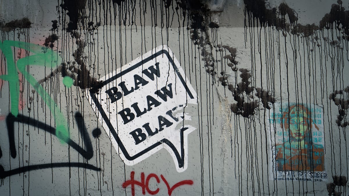 Pourquoi les gens croient-ils aux théories du complot? | TVA Nouvelles Pourquoi les gens croient-ils aux théories du complot? | TVA Nouvelles