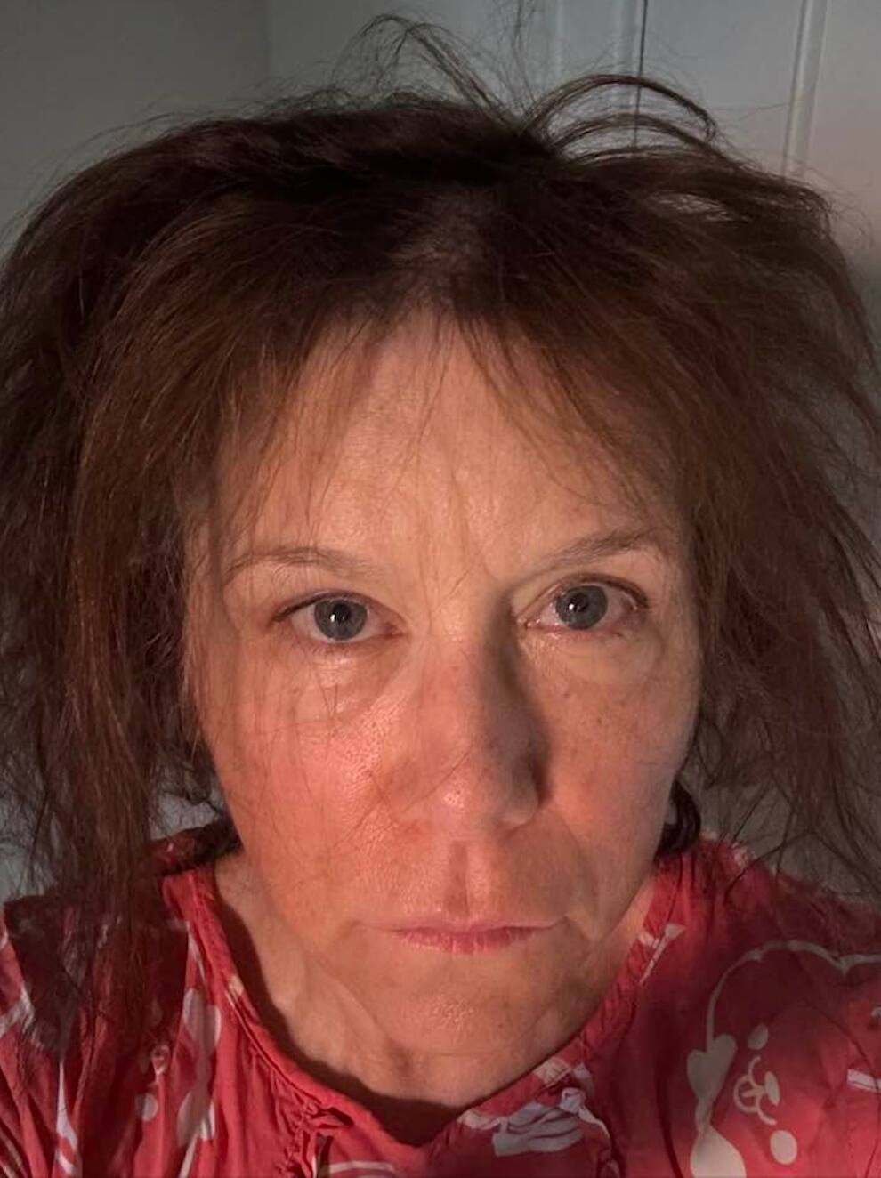 À 63 ans, Pascale Montpetit tourne les influenceurs en dérision sur ...