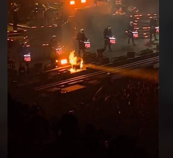 Un malheureux incident survient en plein concert à Laval | TVA Nouvelles