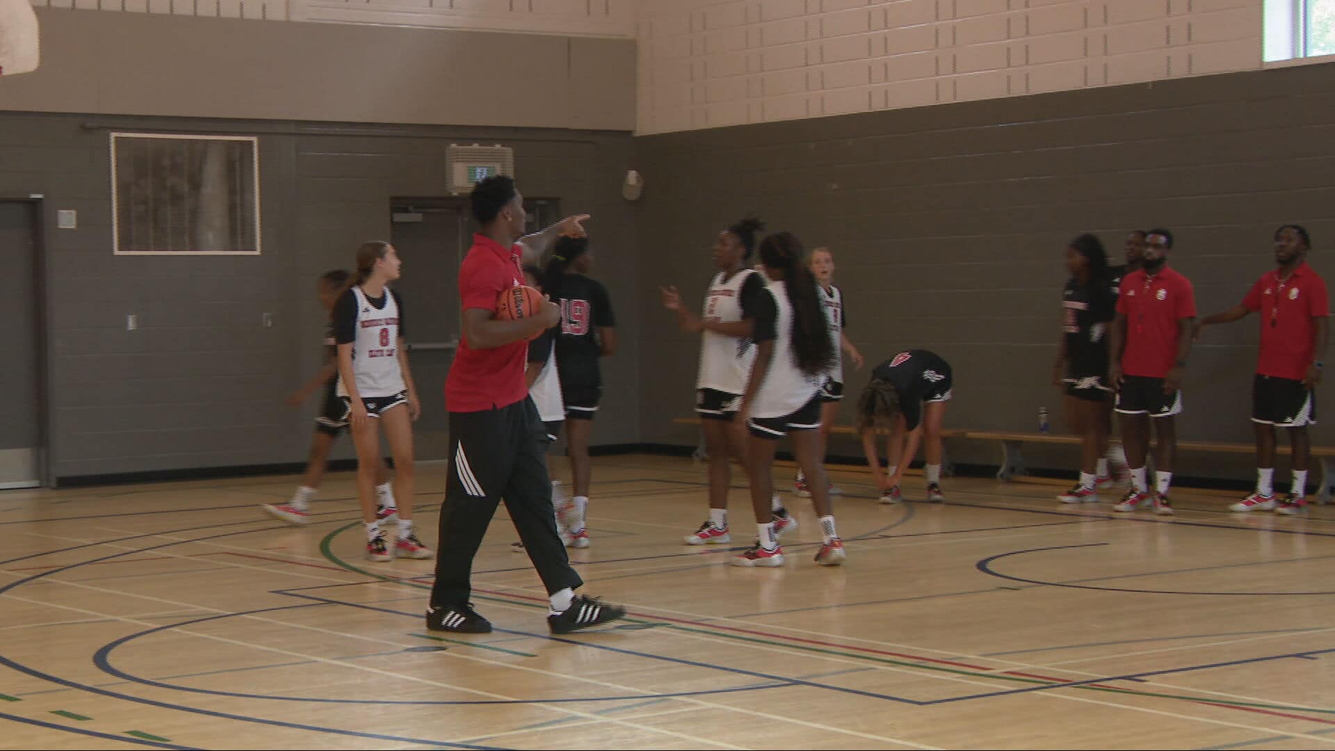 «J'aime pouvoir redonner aux jeunes une opportunité que je n'ai pas eue ...