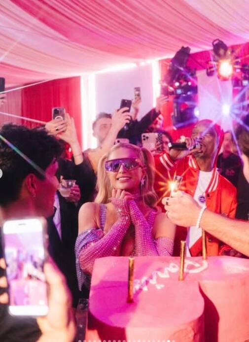 Paris Hilton fête son 44e anniversaire en grand avec de célèbres ...