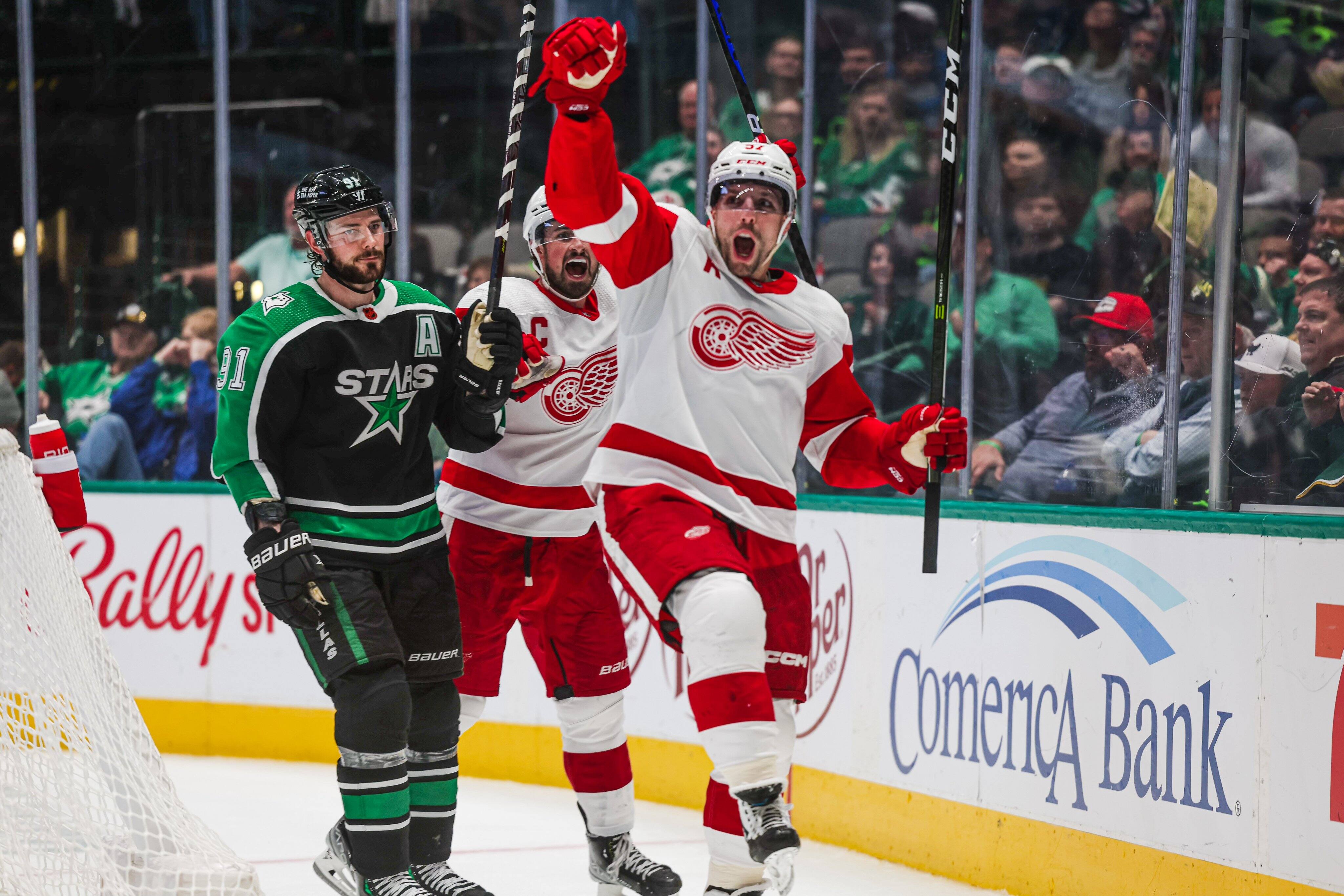 Red Wings de Detroit: un but pour David Perron à son 1000e match | JDM