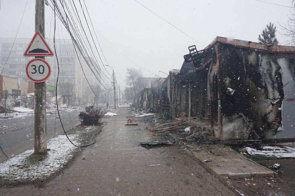 En images: la ville ukrainienne de Marioupol dévastée après des frappes ...