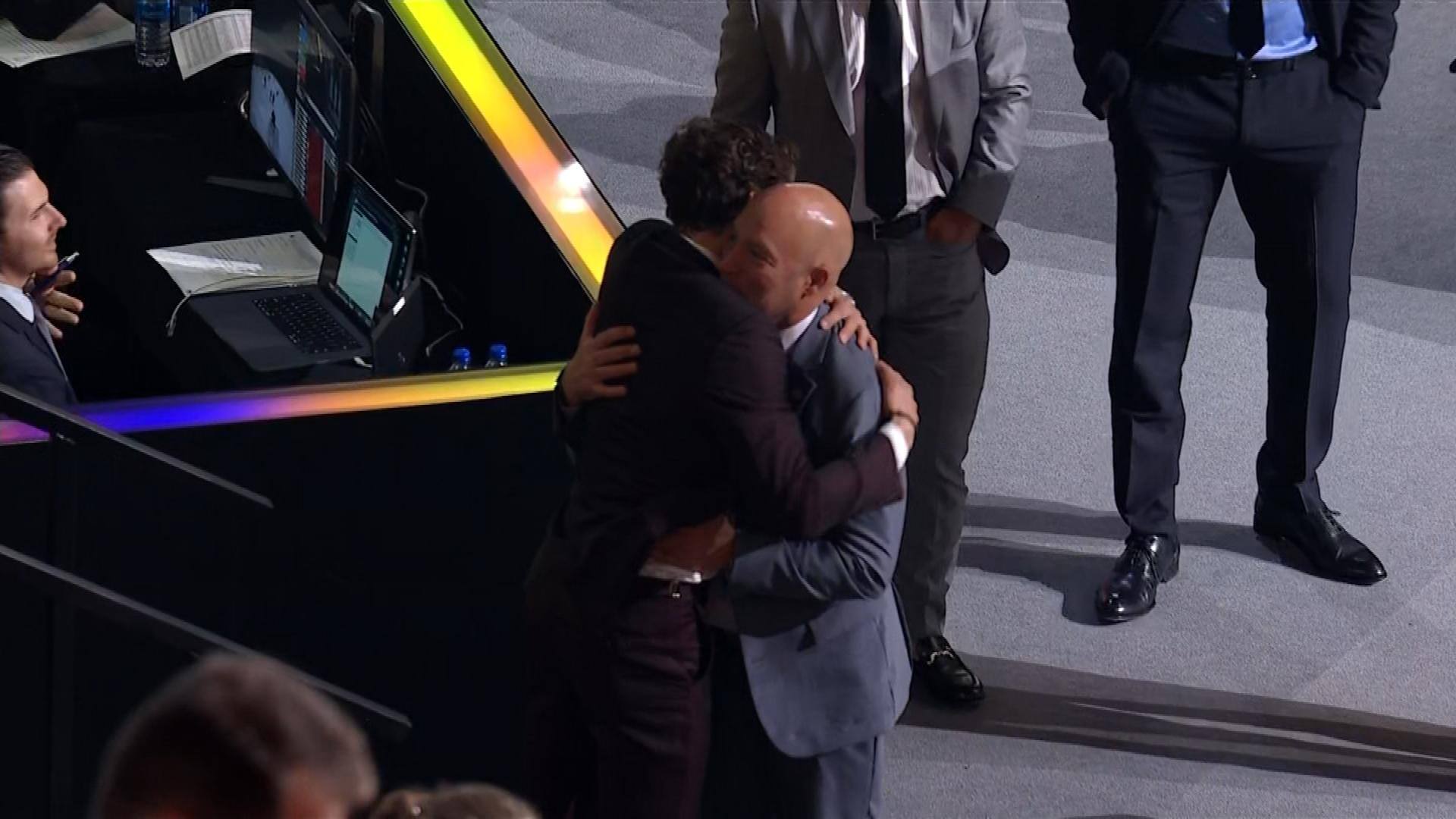 Emotional father-son moment for the Hughes - Archyde