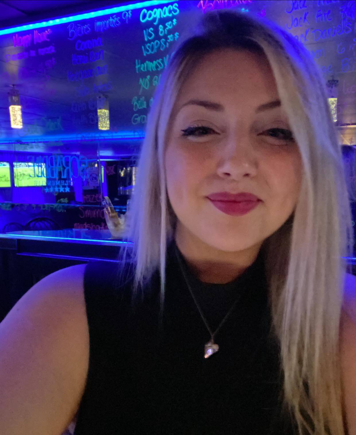 Mort suspecte: une mère de 26 ans trouvée sans vie dans une résidence ...