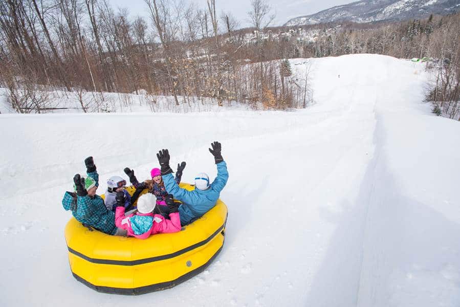 10 endroits où faire de la glissade sur tube au Québec | Salut Bonjour