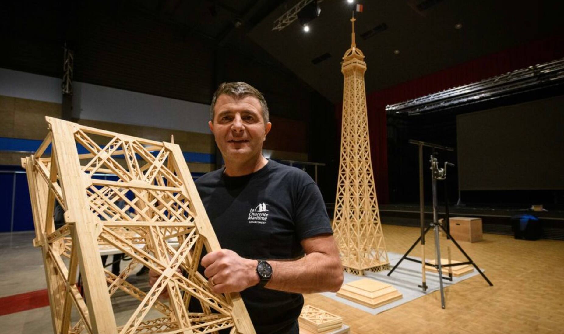 Un projet de tour Eiffel en allumettes invalidé par les Guinness World ...