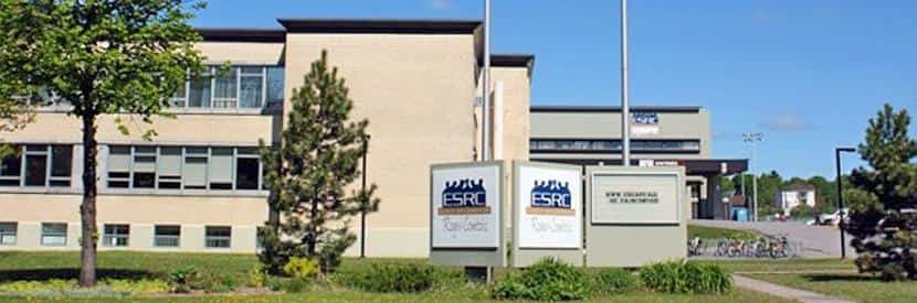 École secondaire Roger-Comtois: 600 élèves de plus dans des classes ...