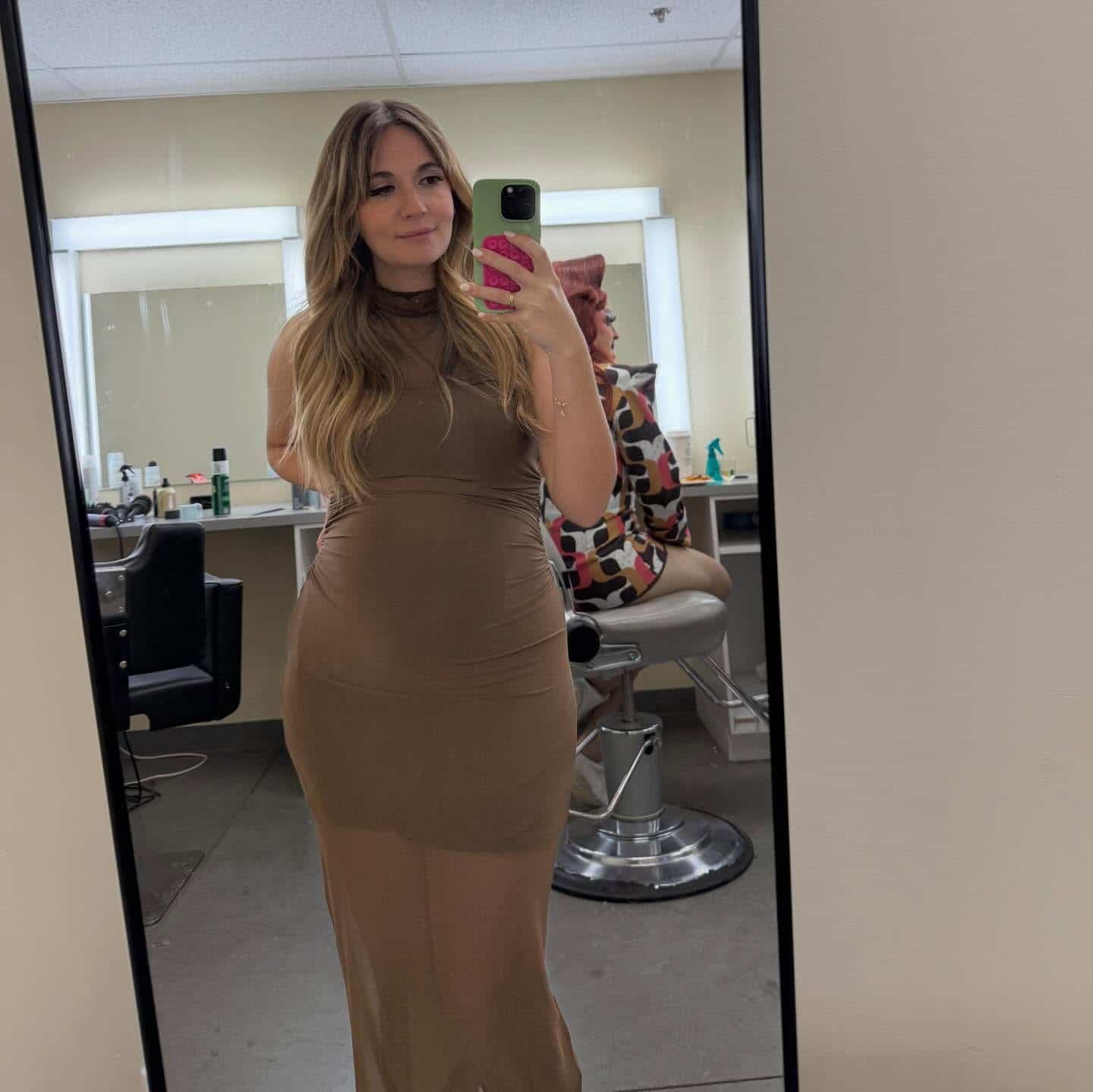 Rosalie Vaillancourt dévoile une photo de son ventre arrondi | 7 Jours