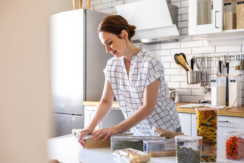 7 idées de génie pour mettre de l'ordre dans les Tupperware | Salut Bonjour