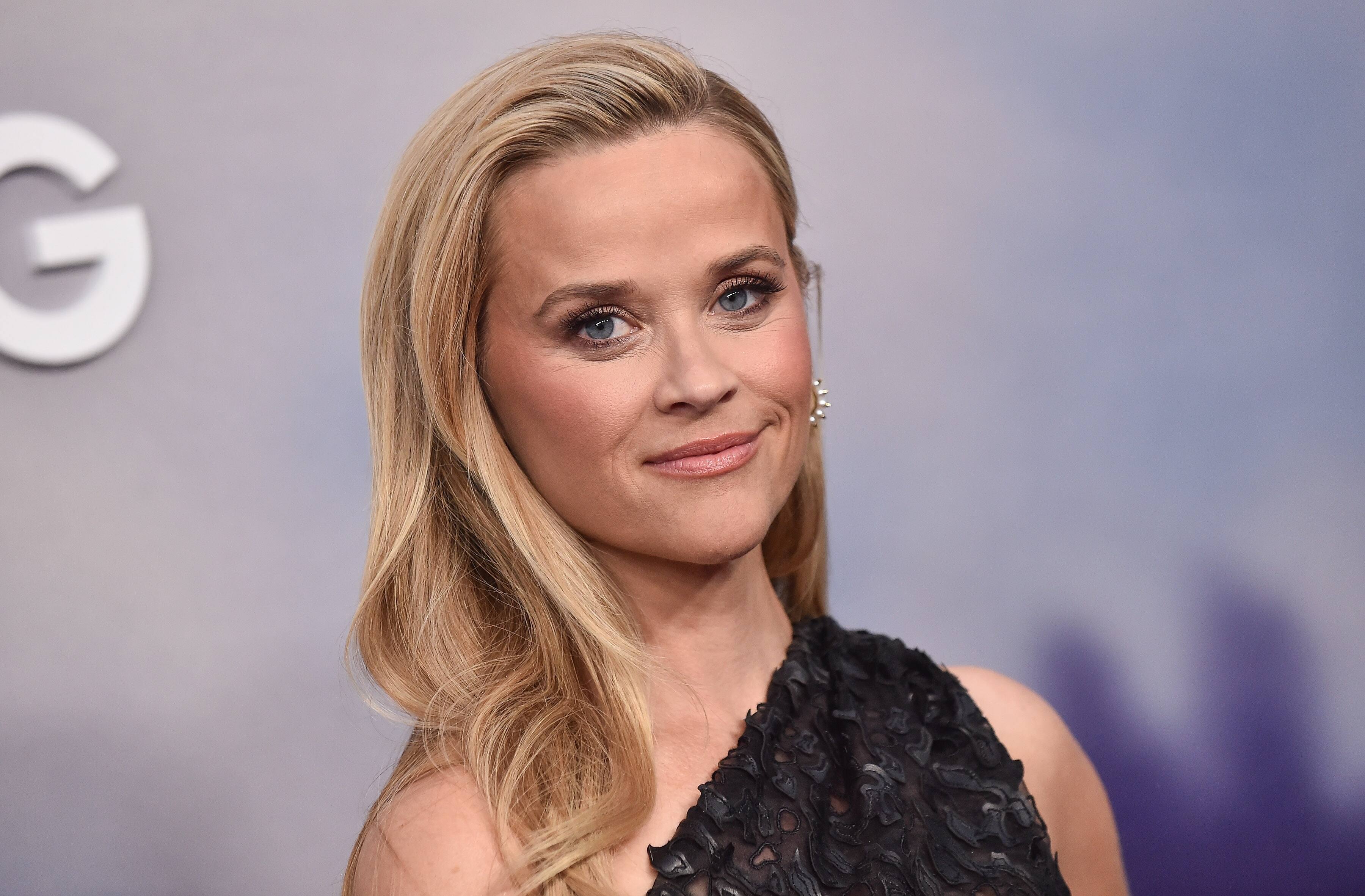 Reese Witherspoon traumatisée par son expérience à l’animation de «SNL ...