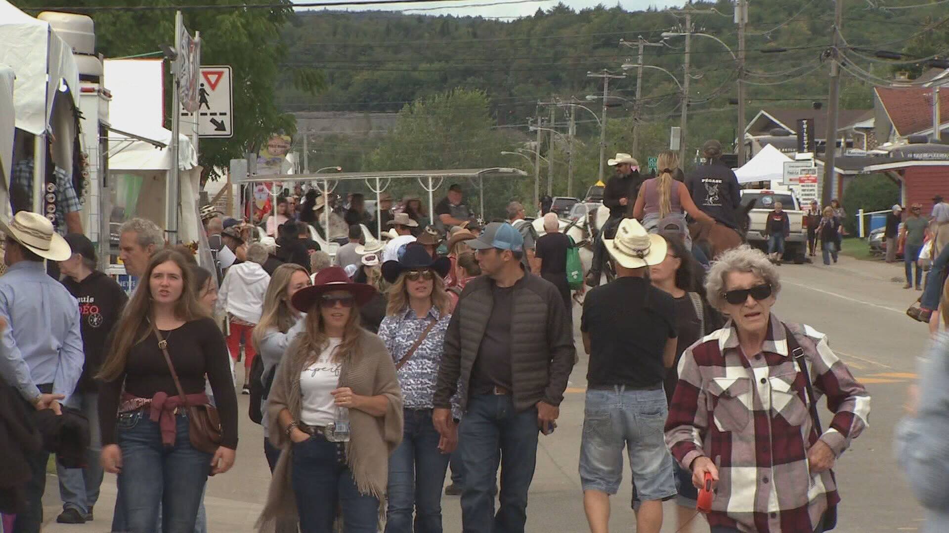 Festival Western de Saint-Tite: Des dépenses moins grandes cette année ...