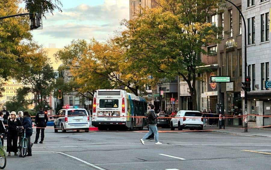 EN IMAGES | Horrible accident impliquant un autobus de la STM sur le ...
