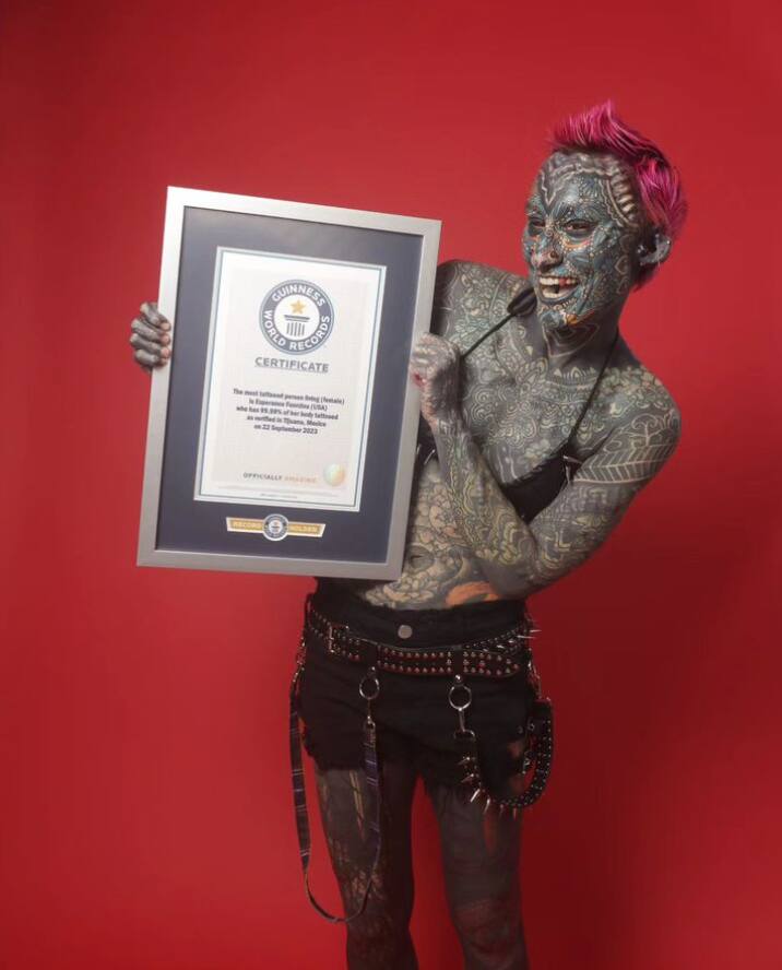 Avant-après: voici la femme la plus tatouée de la planète, selon les ...