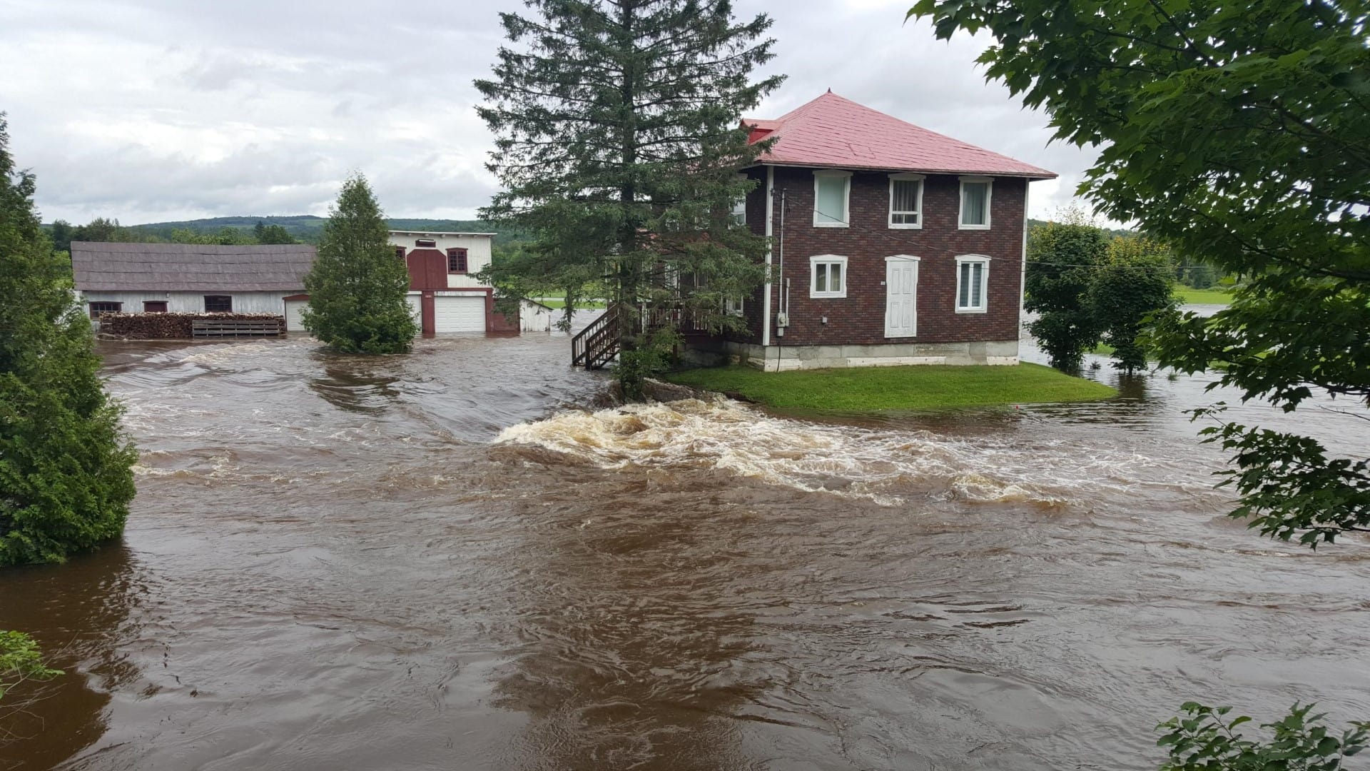 Inondations et routes sectionnées dans Portneuf | JDQ