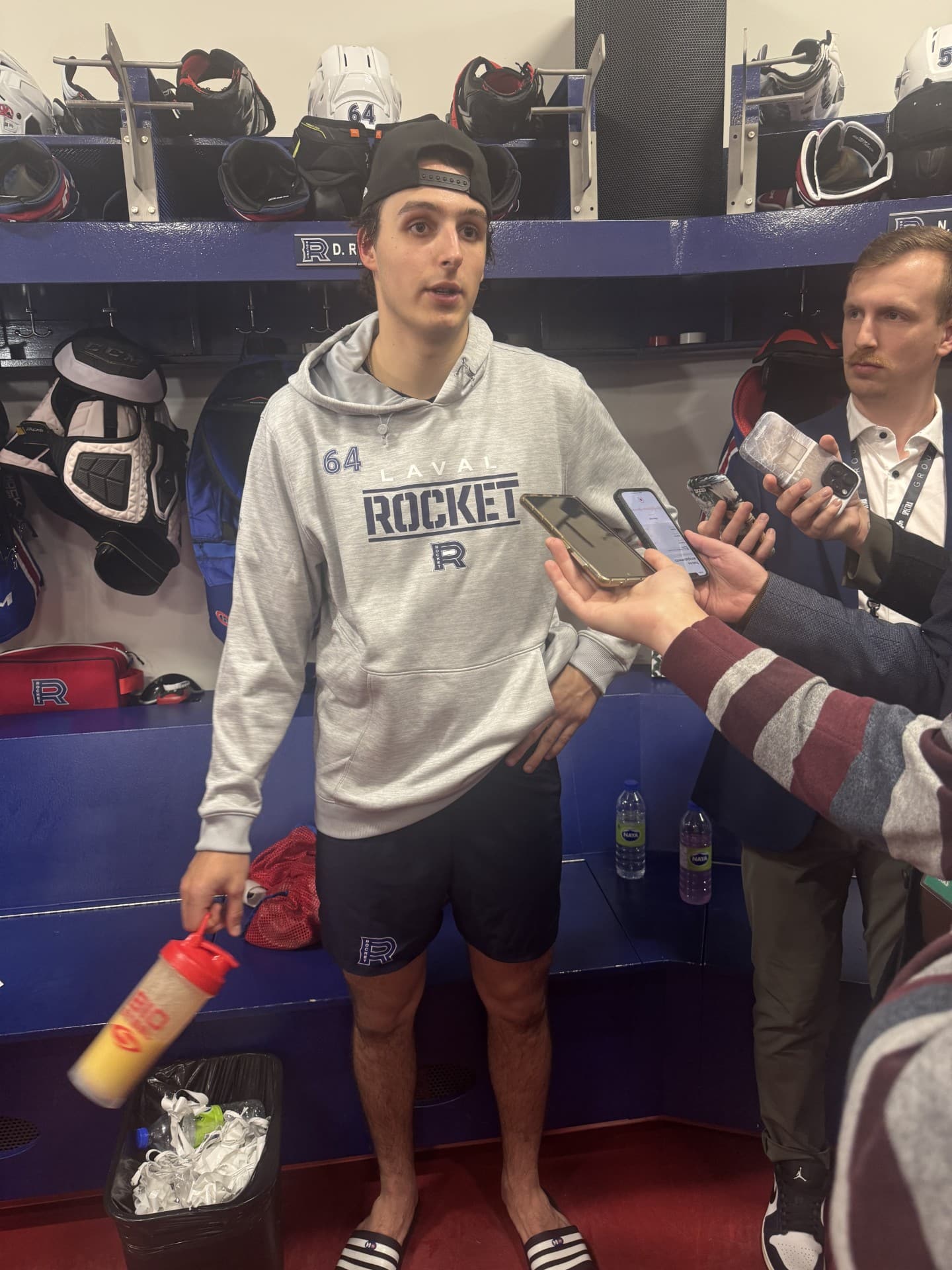 «C'est de ma faute» : David Reinbacher prend le blâme, Pascal Vincent à ...