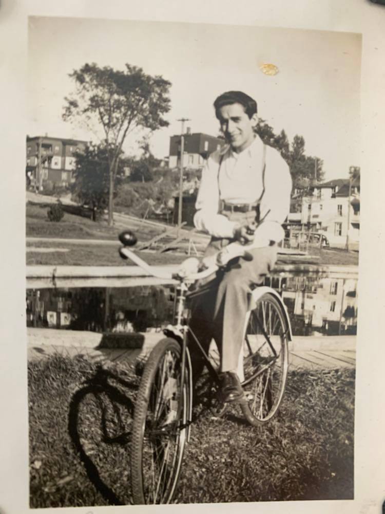 [EN IMAGES] Cinq choses à savoir sur la vie du Lévisien Robert L ...