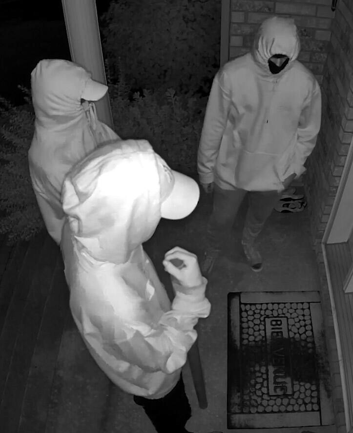 EN VIDÉO | La police tente d’identifier des suspects pour harcèlement ...