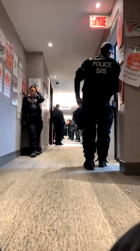 Sept arrestations lors d’un «sit-in» au bureau de Trudeau | JDM