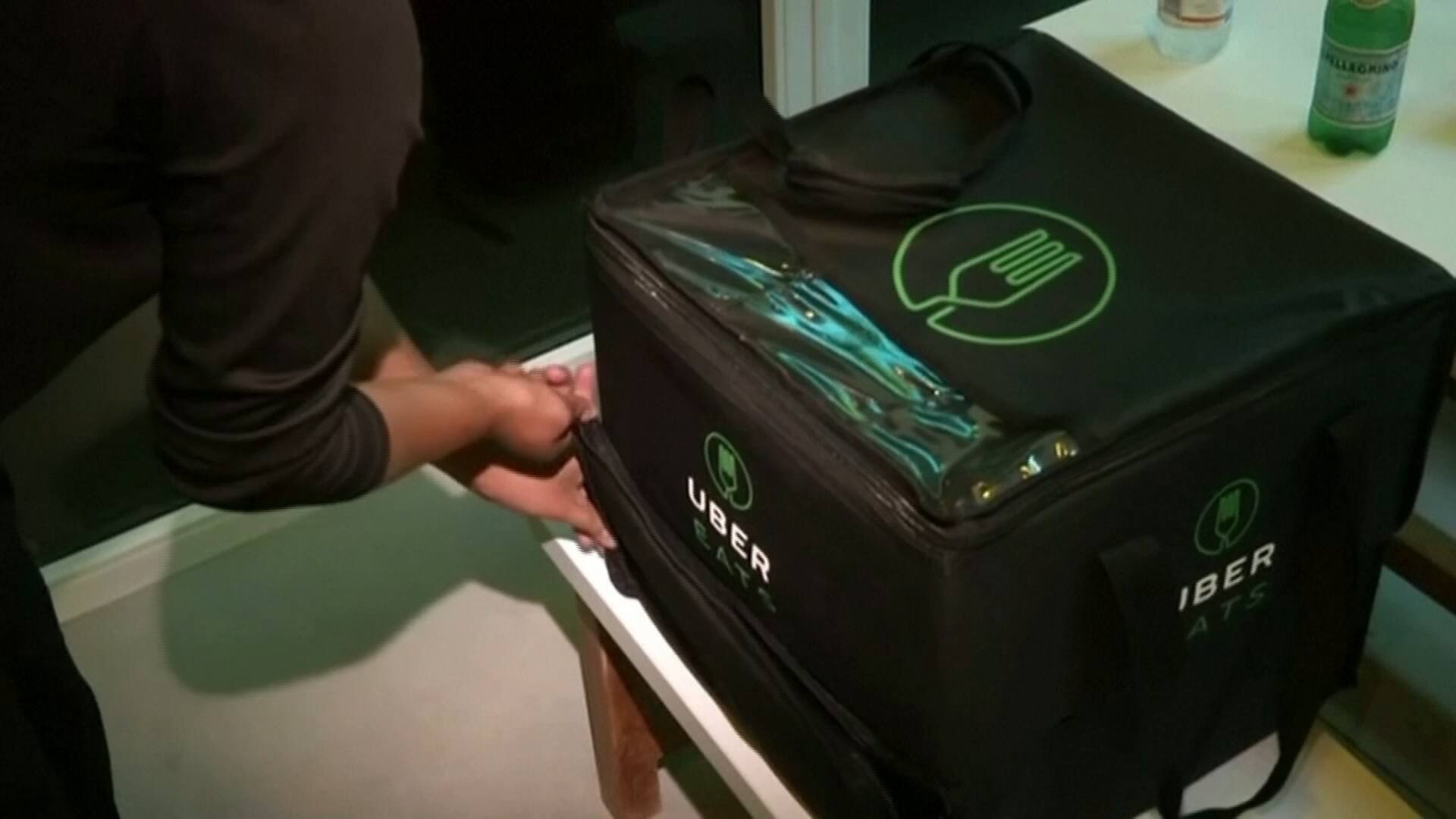 Uber Eats lance une nouvelle plateforme pour les adolescents | TVA ...