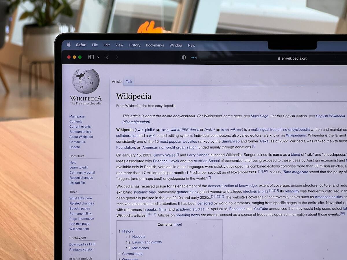 Un agent IA banni de Wikipédia se venge de l’encyclopédie | JDM