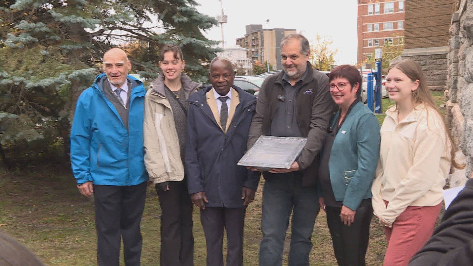 Les secrets de la capsule temporelle du Cégep de Rimouski enfin ...