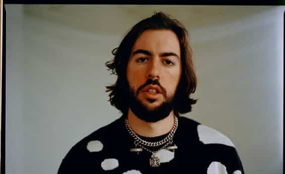 Jean-François Ruel est méconnaissable avec son nouveau look | 7 Jours