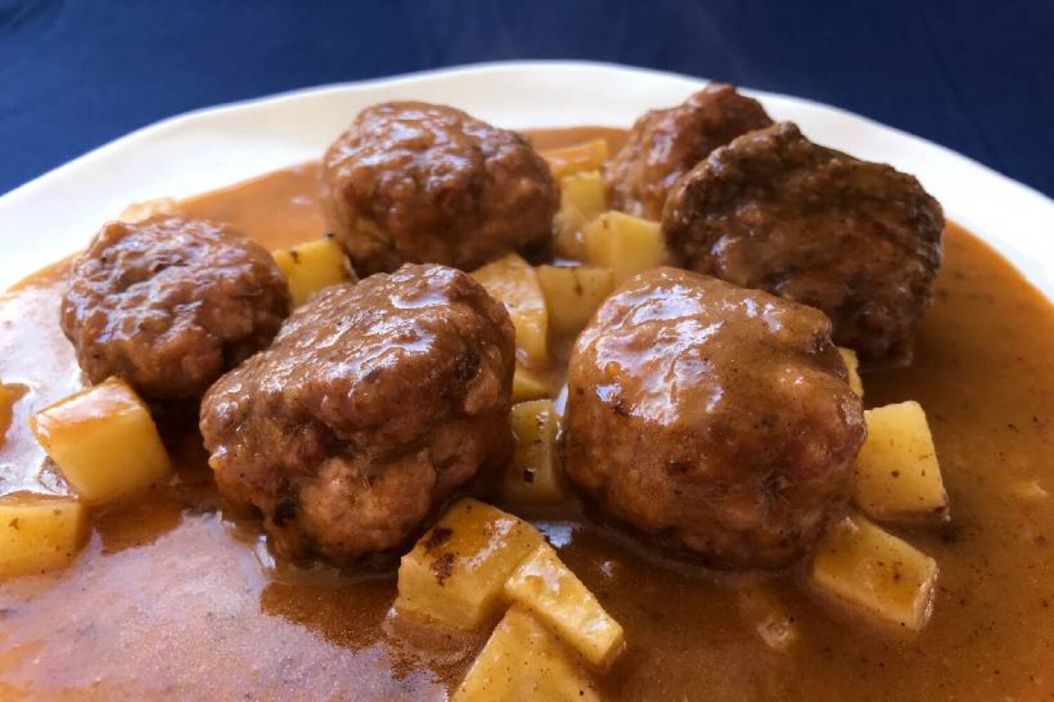 Ragoût de boulettes de viande d'orignal (ou bœuf) | Recettes du Québec