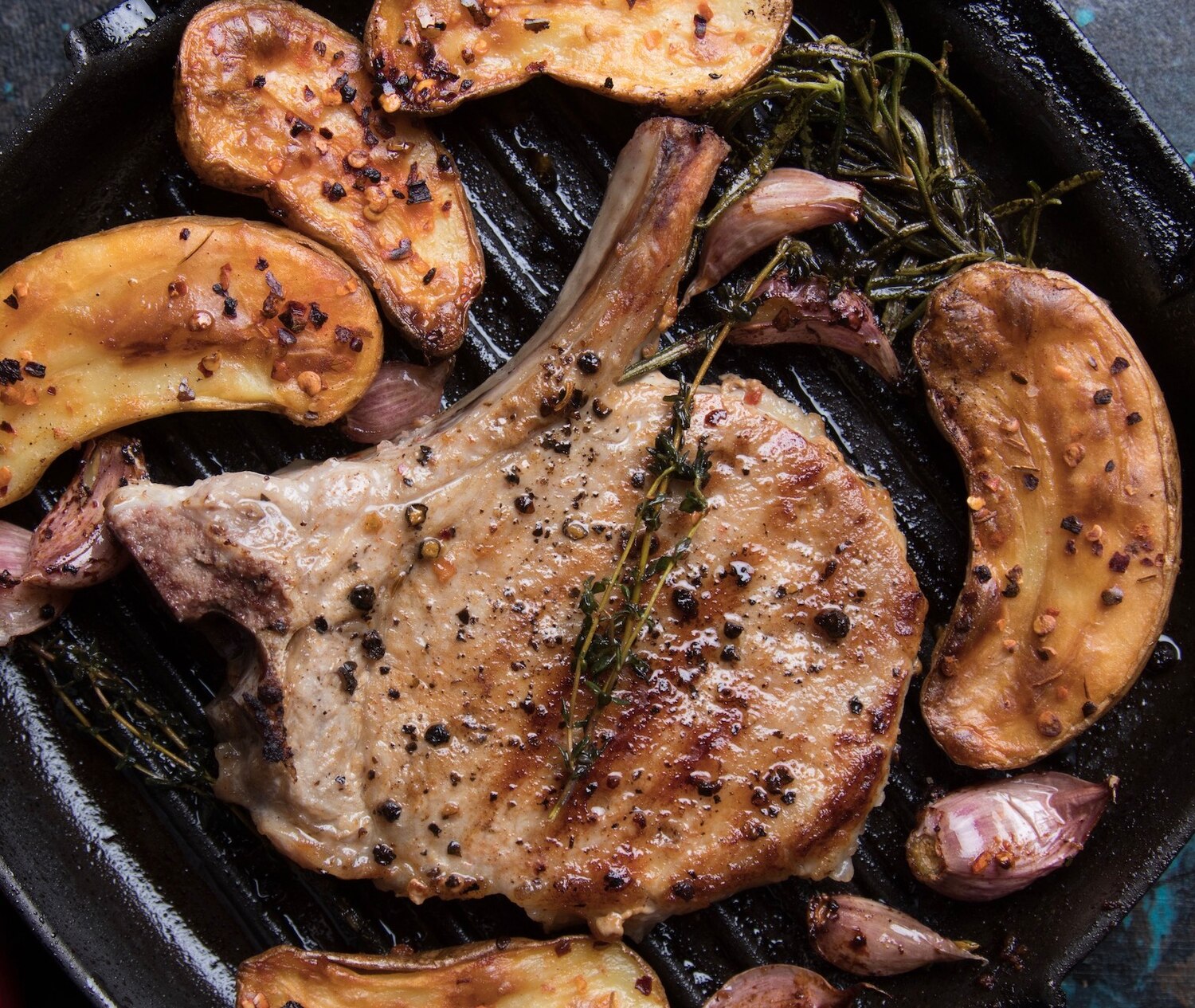 Recette de côtelette de porc érable au four | Recettes du Québec