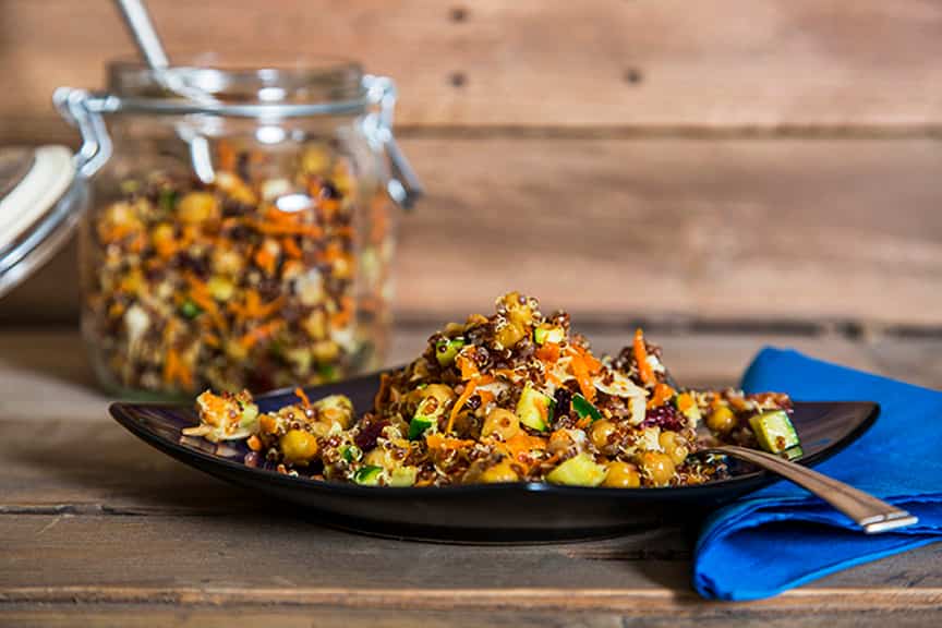 Salade de quinoa rouge et pois chiches à la dinde | Recettes du Québec