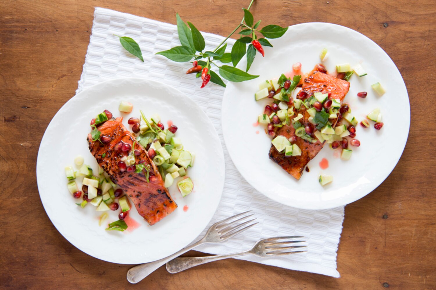 Saumon rôti, laque au gingembre et à la grenade | Recettes du Québec