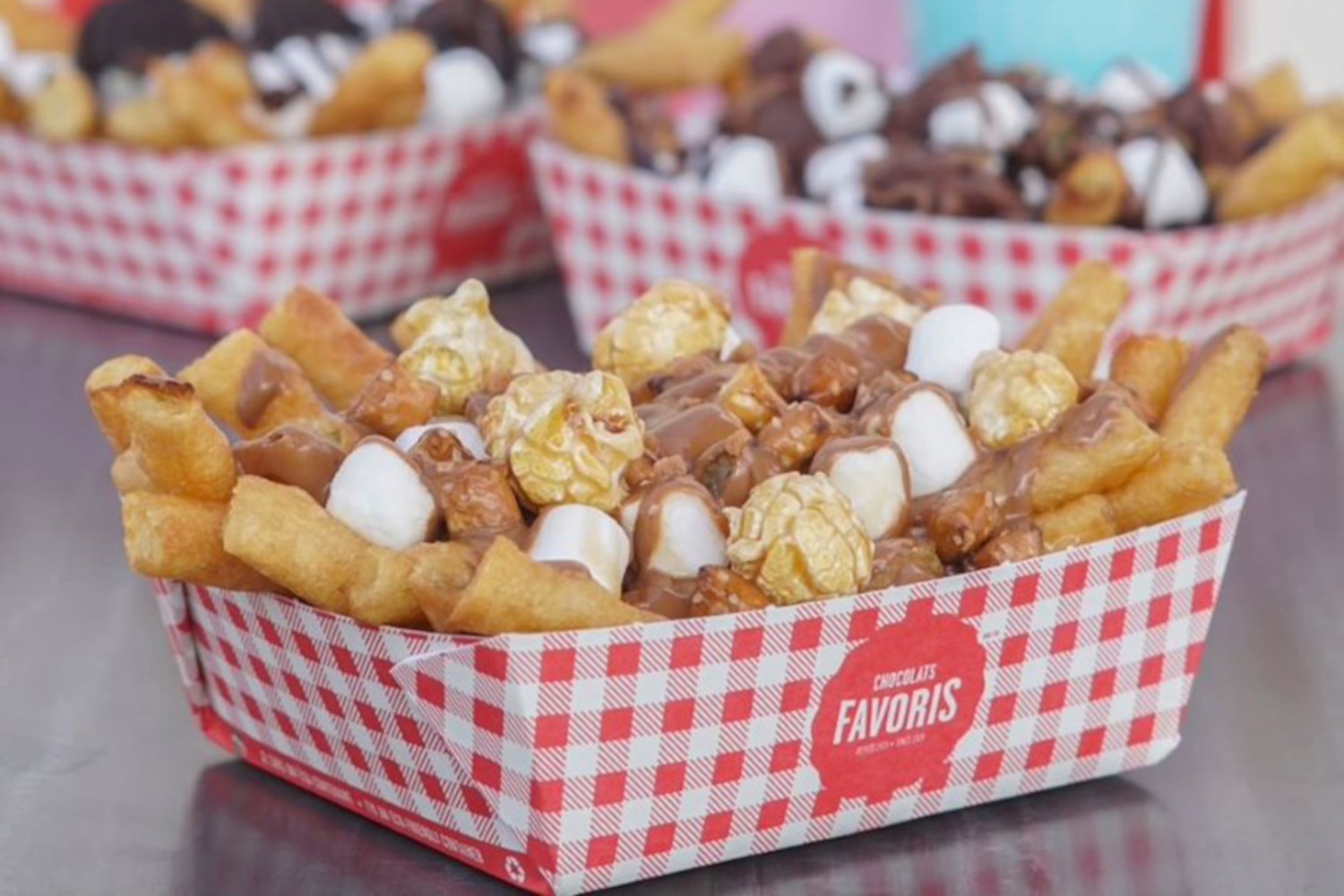 Chocolat Favoris lance une nouvelle poutine dessert au chocolat ...