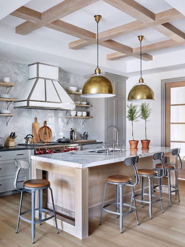 15 Traditional-Style Kitchens That Are Charming And Functional | Style ...