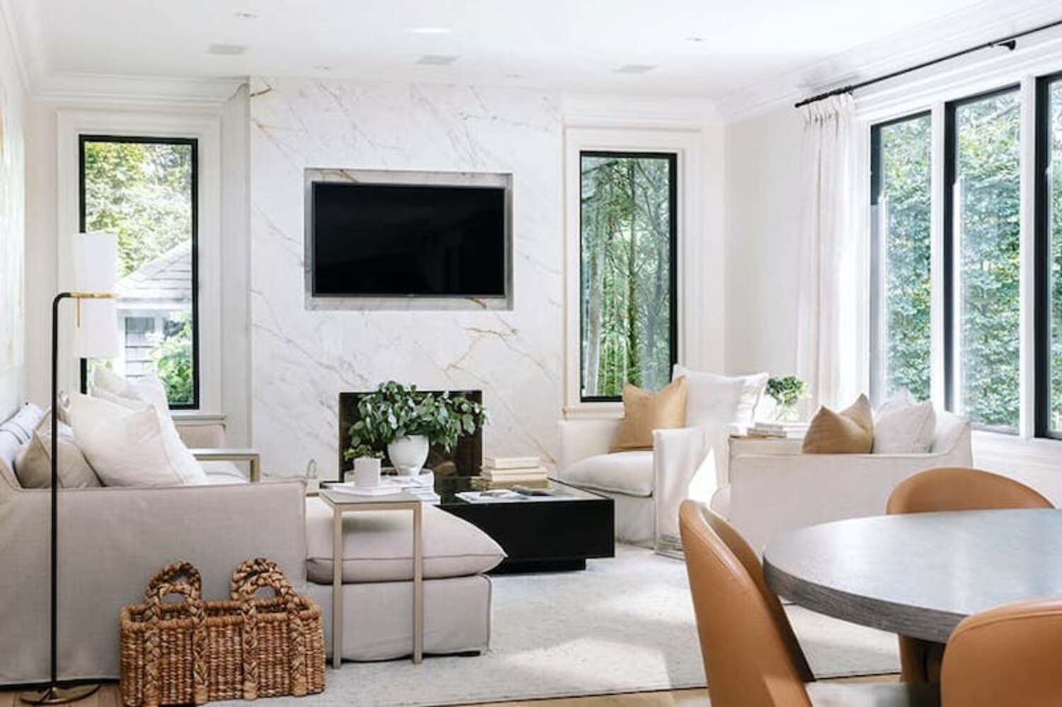 17 Timeless Living Rooms Inspired By Traditional Design | Style at Home
