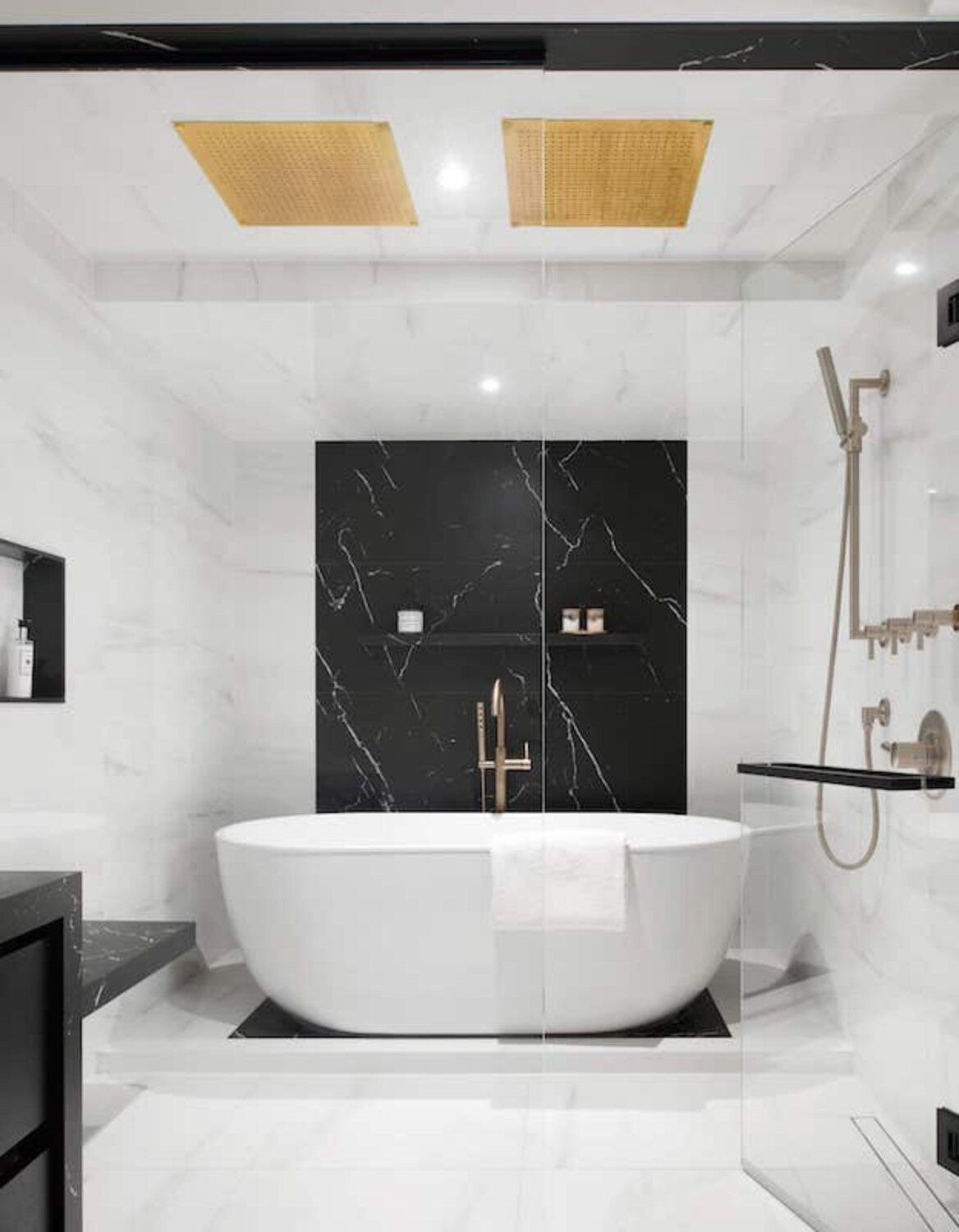 14 Freestanding Bathtub Design Ideas For A Beautiful Bathroom | Style ...