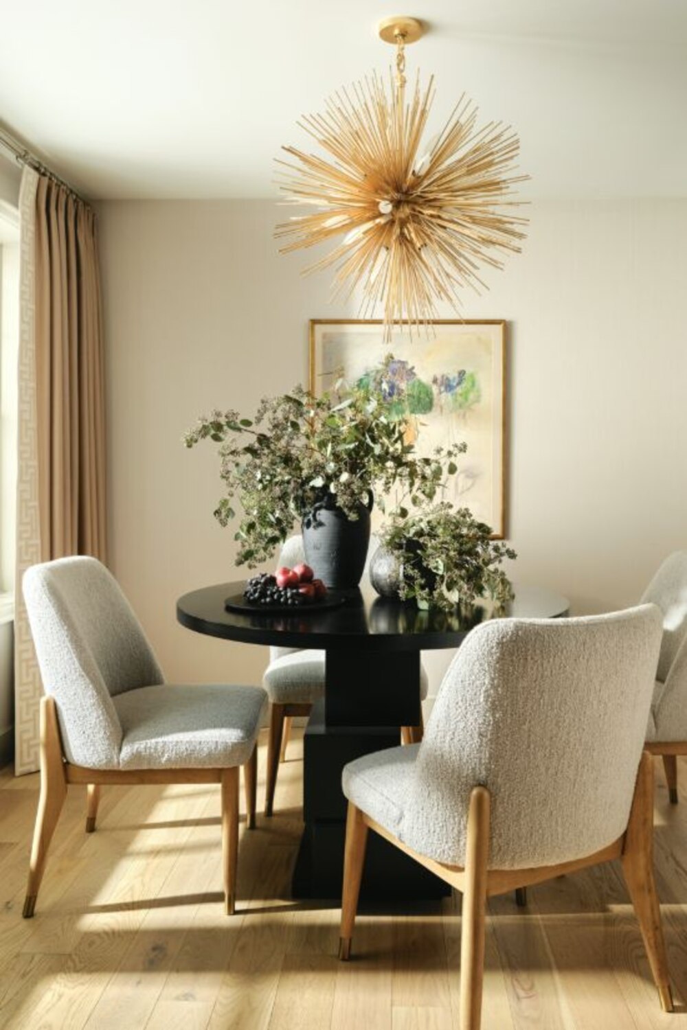 15 Dining Rooms With Statement Light Fixtures | Style at Home