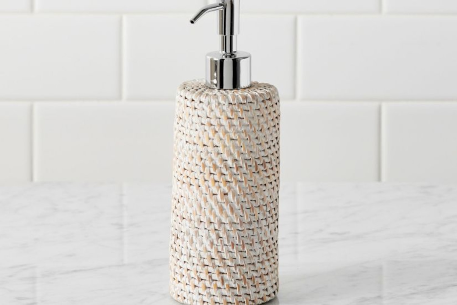 11 Sleek Refillable Soap Dispensers To Fit Your Home's Aesthetic ...