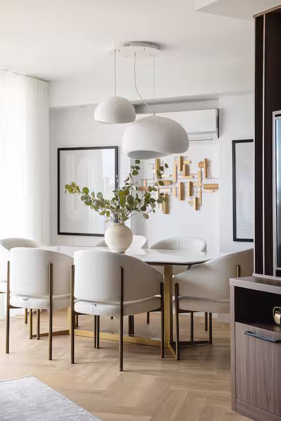 15 Dining Rooms With Statement Light Fixtures | Style at Home