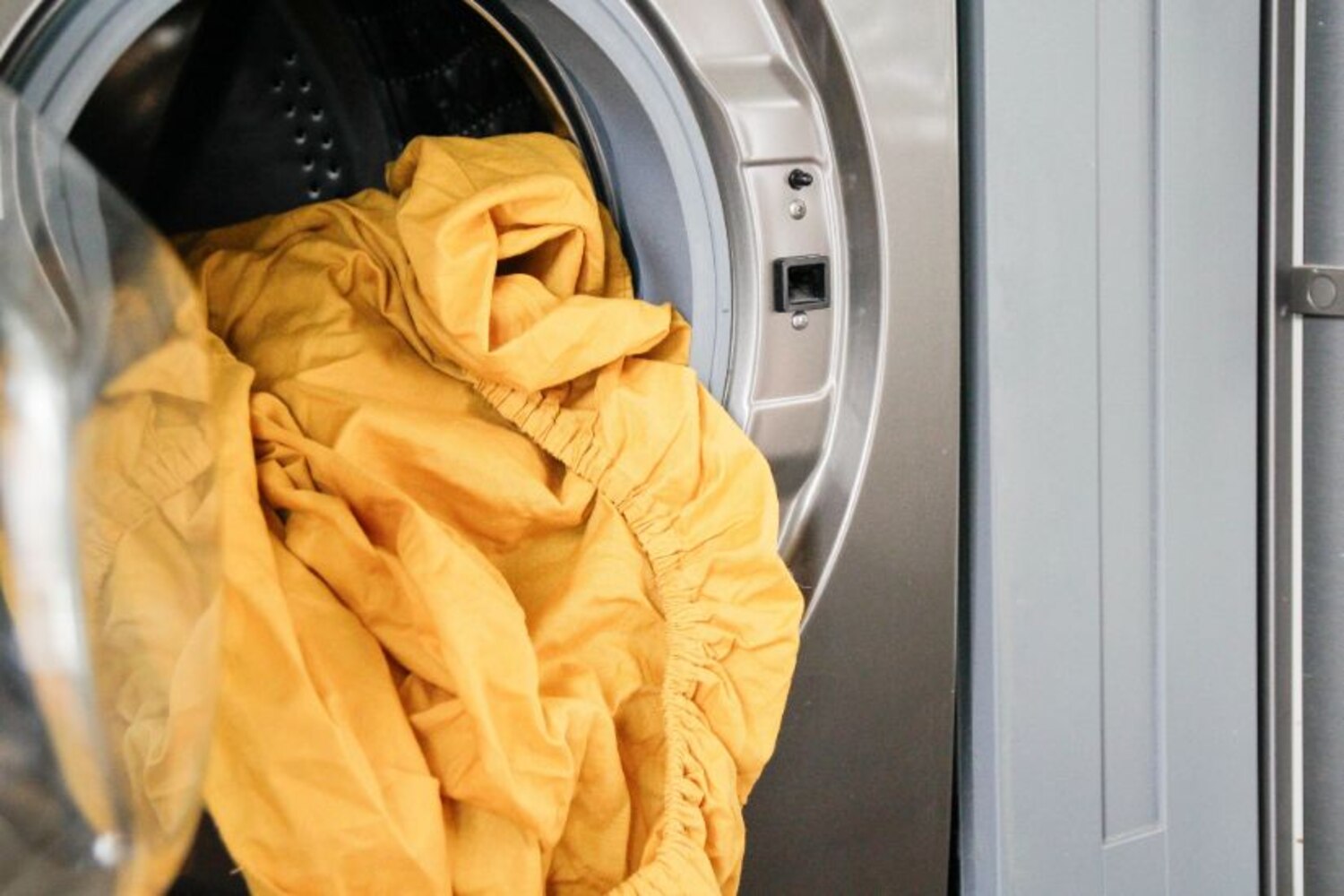 How Often You Should Wash Your Bed Sheets? | Style at Home
