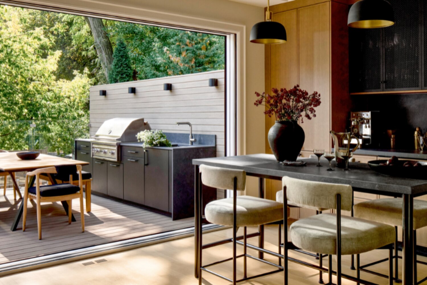 Indoor-Outdoor Flow and Entertaining Are At The Heart Of This 1920s ...