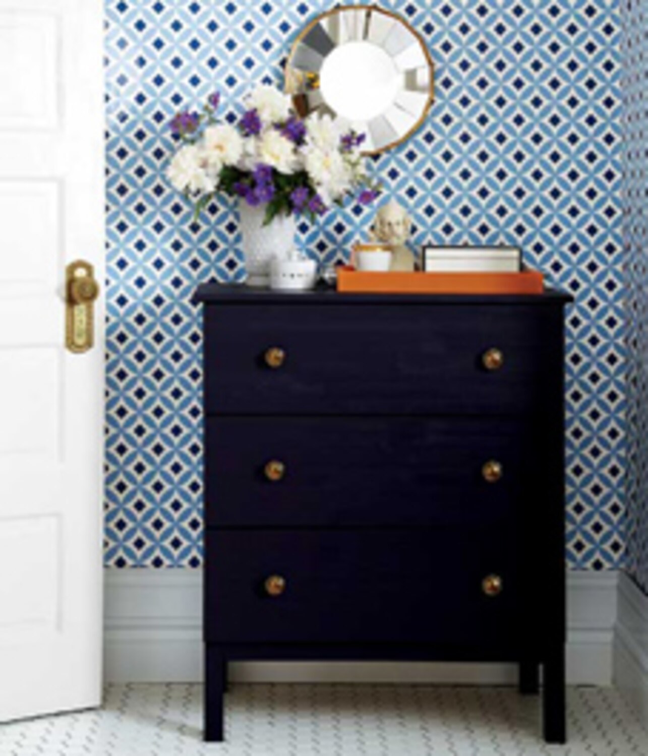 DIY project: Stylish wooden chest | Style at Home