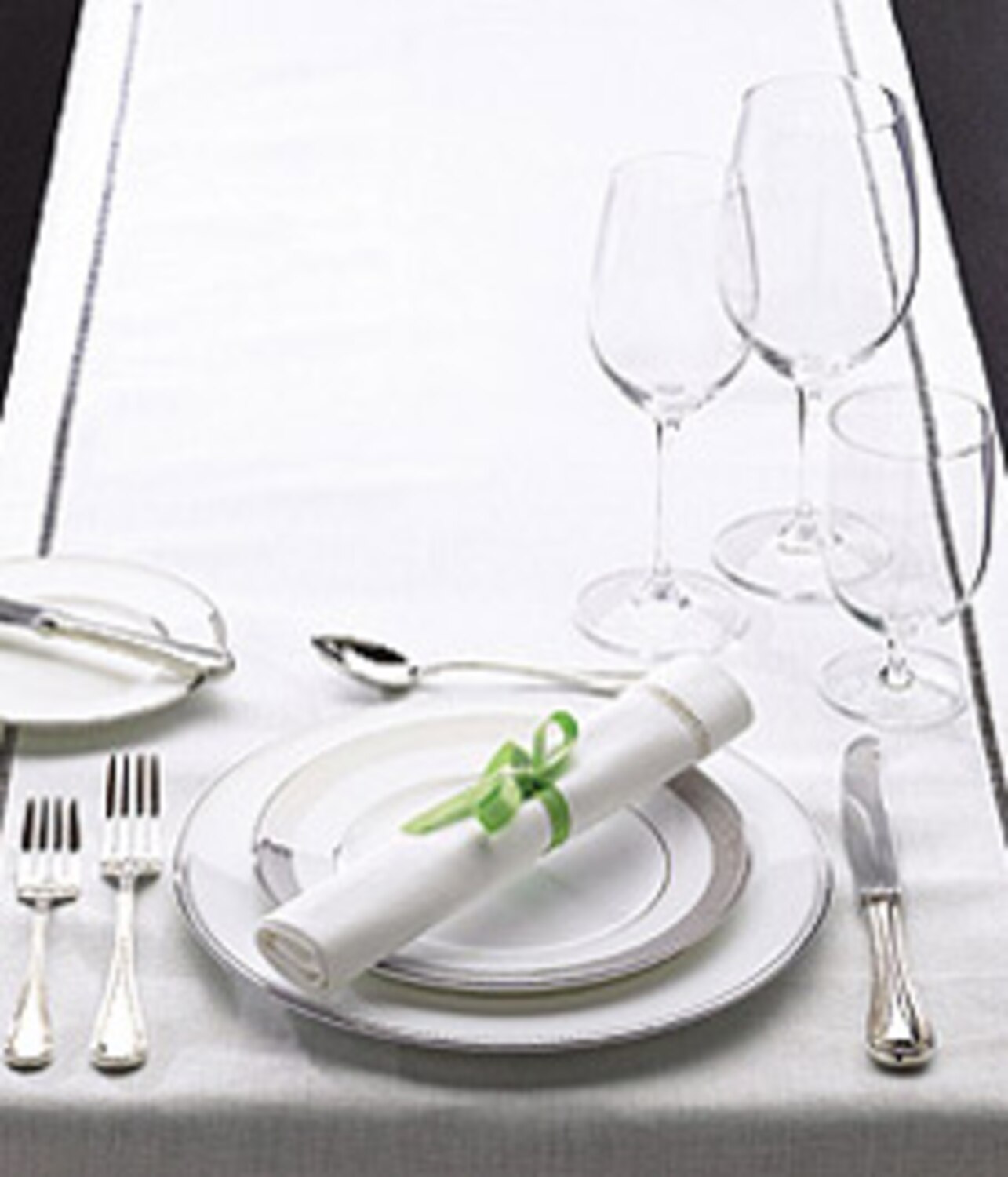Table manners: Holiday dining etiquette | Style at Home