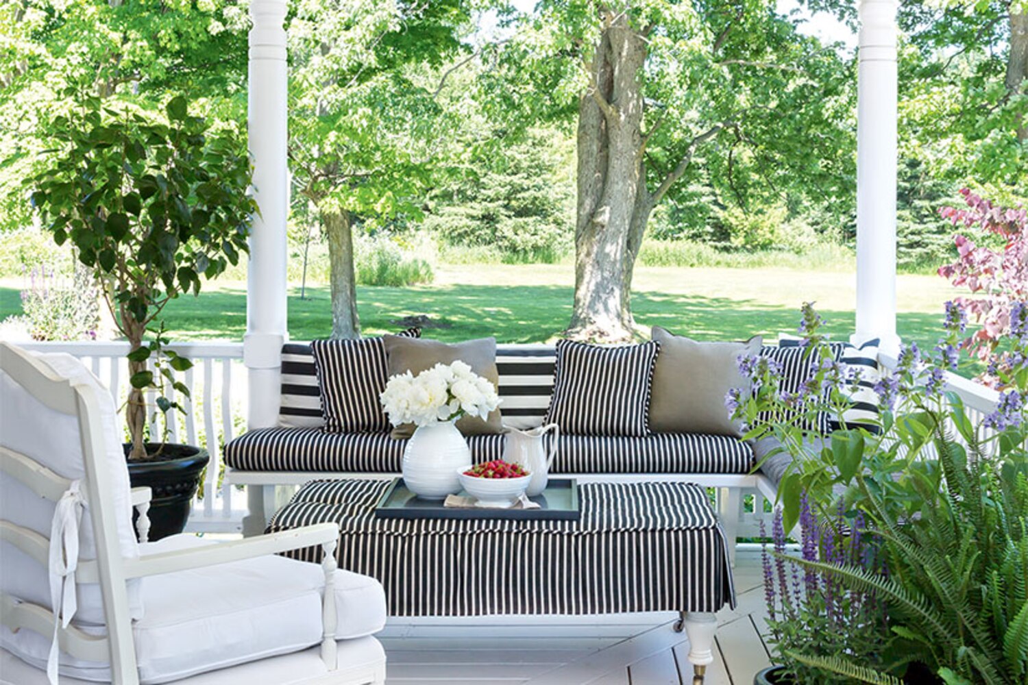 5 tips to create a chic & inviting porch | Style at Home
