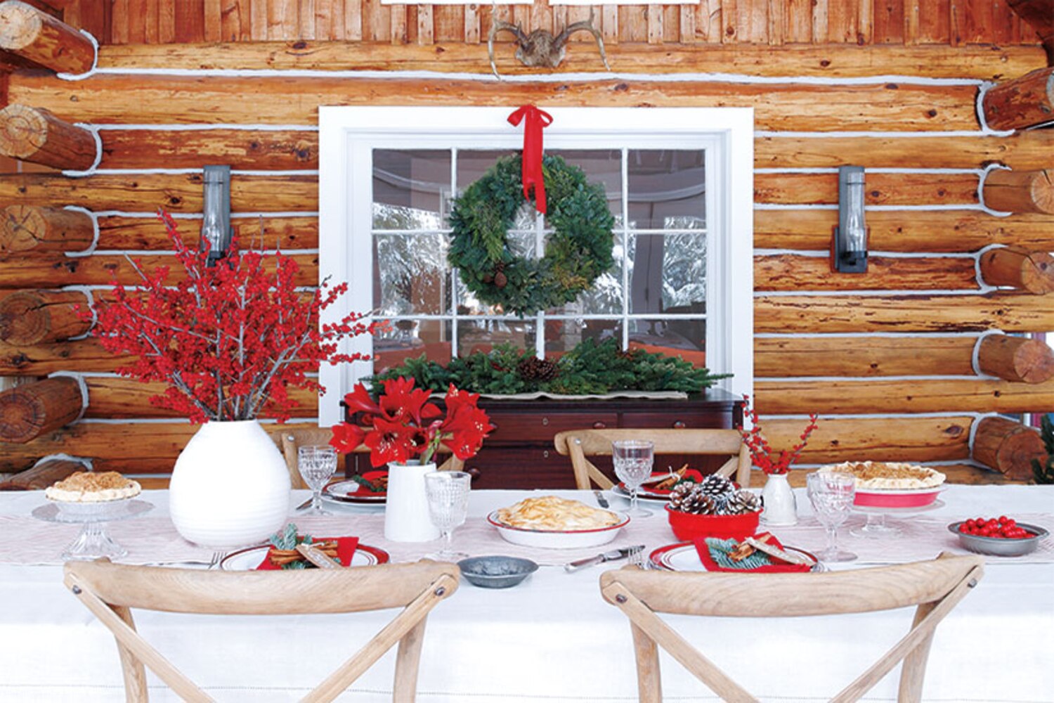 Interior: Cozy Christmas cottage | Style at Home
