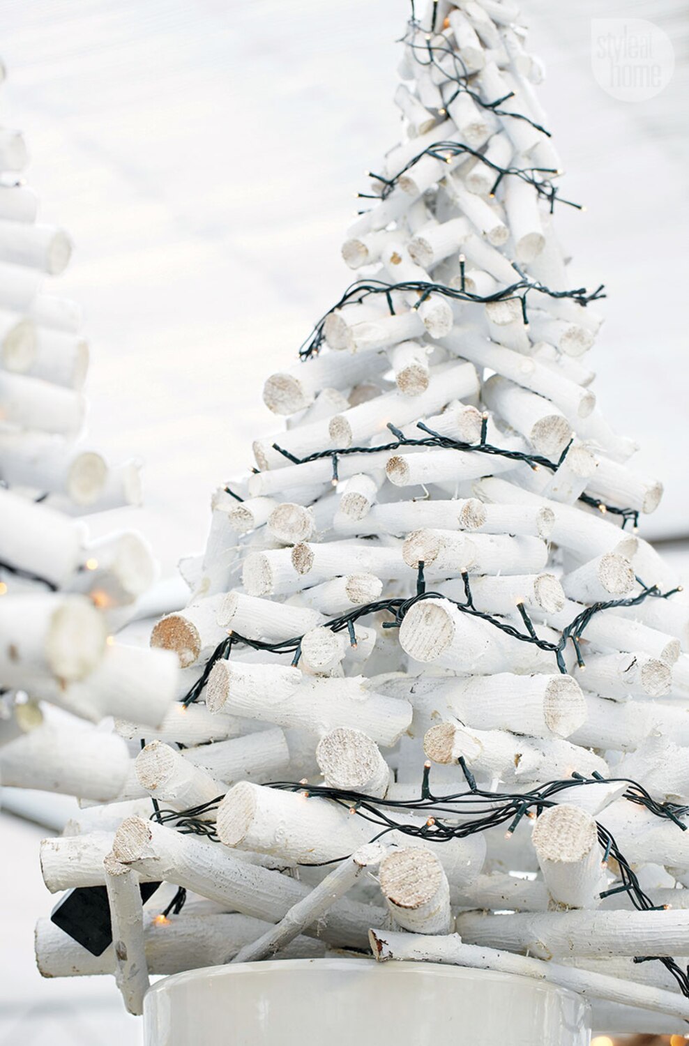 8 creative Christmas tree decorating ideas | Style at Home
