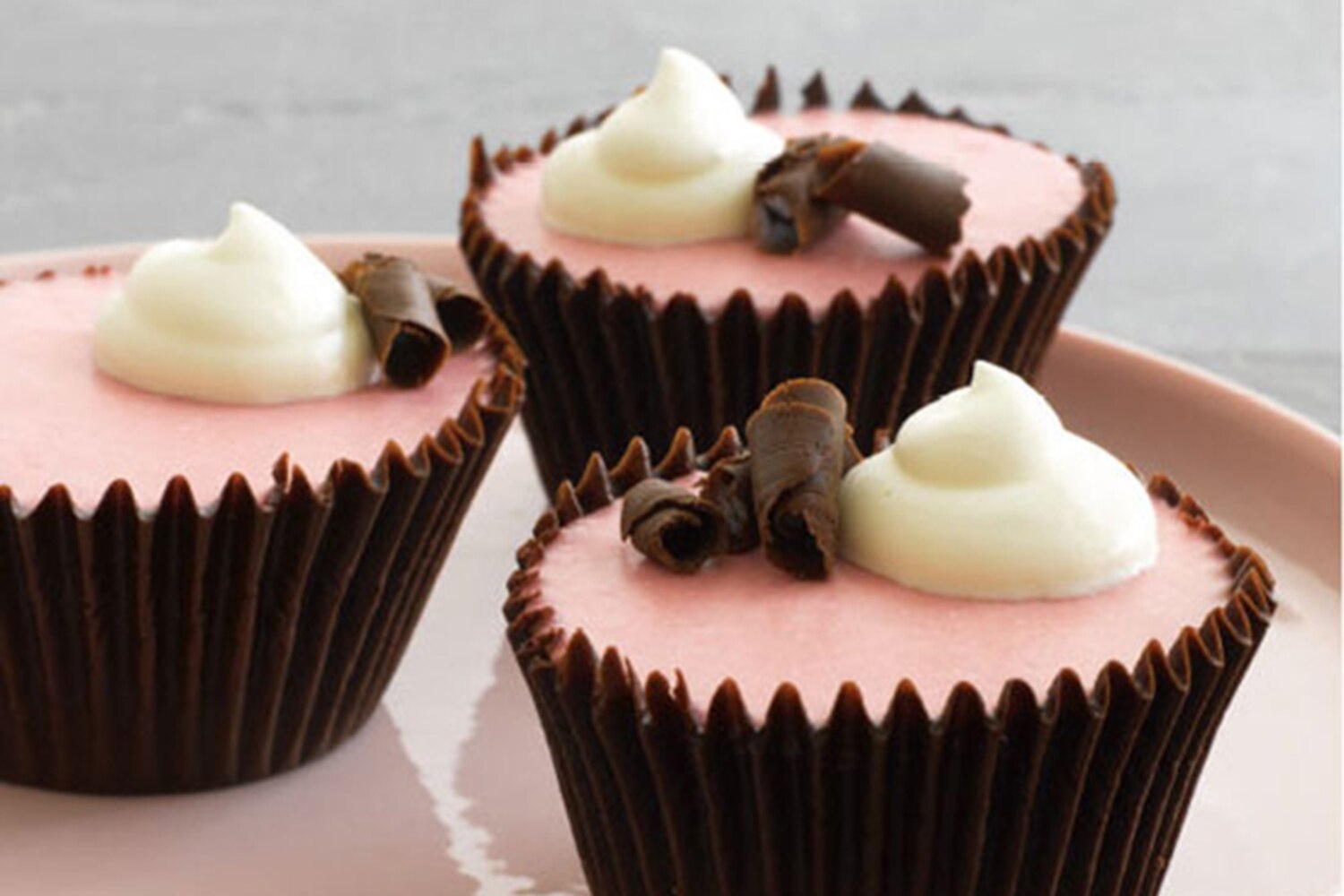 Recipe: Chocolate raspberry mousse cups | Style at Home