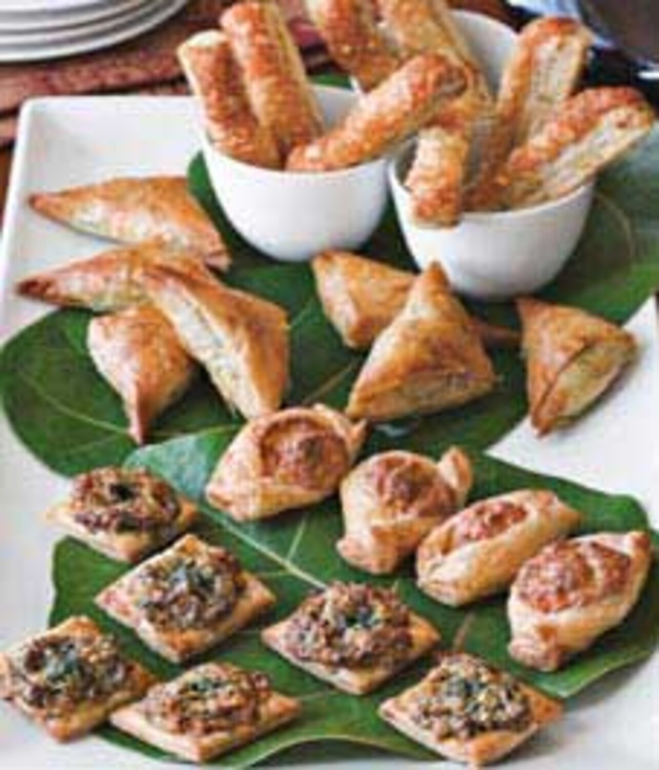 Video: Serving canapes | Style at Home