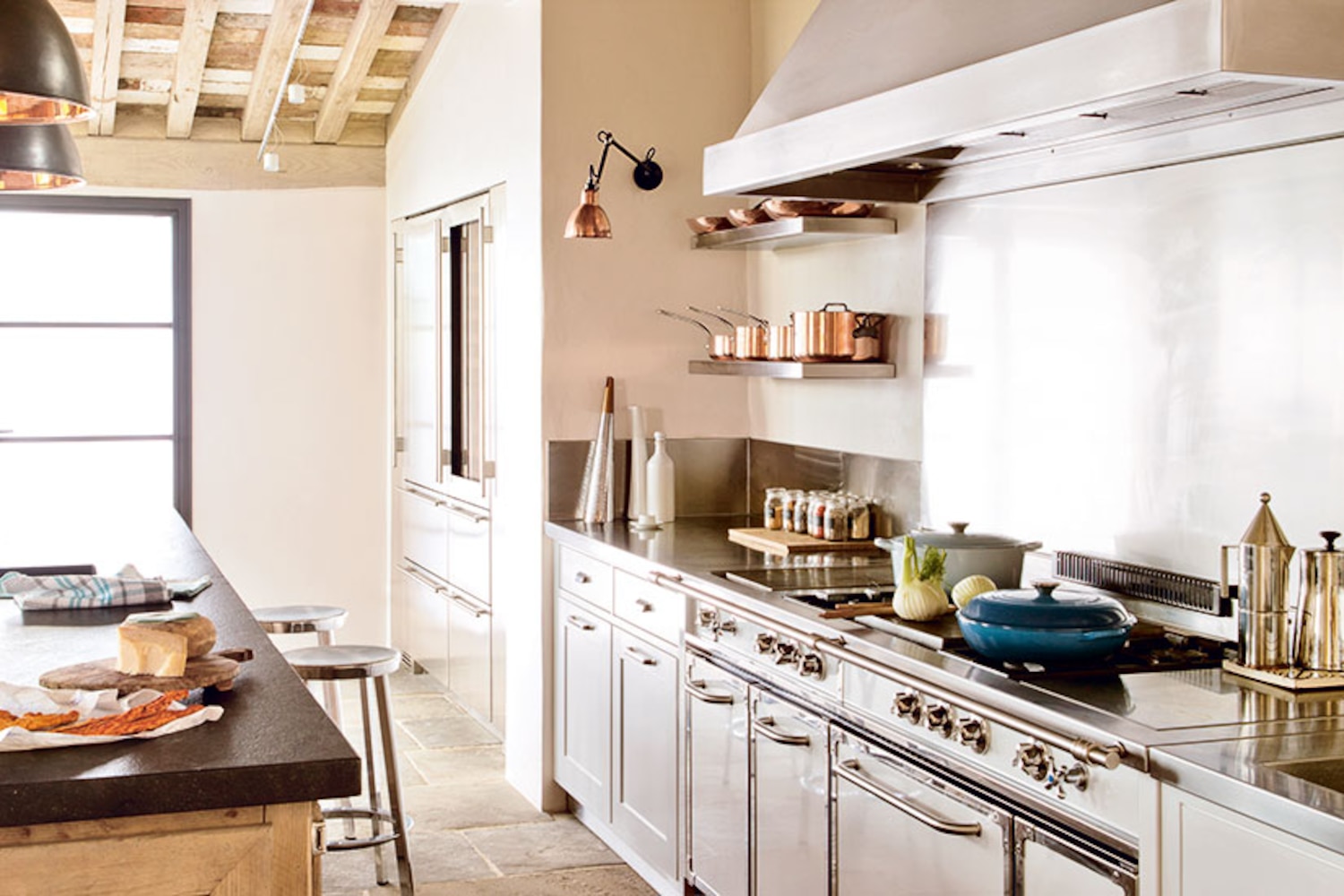 Decorating guru Debbie Travis transforms a 100-acre Italian property ...