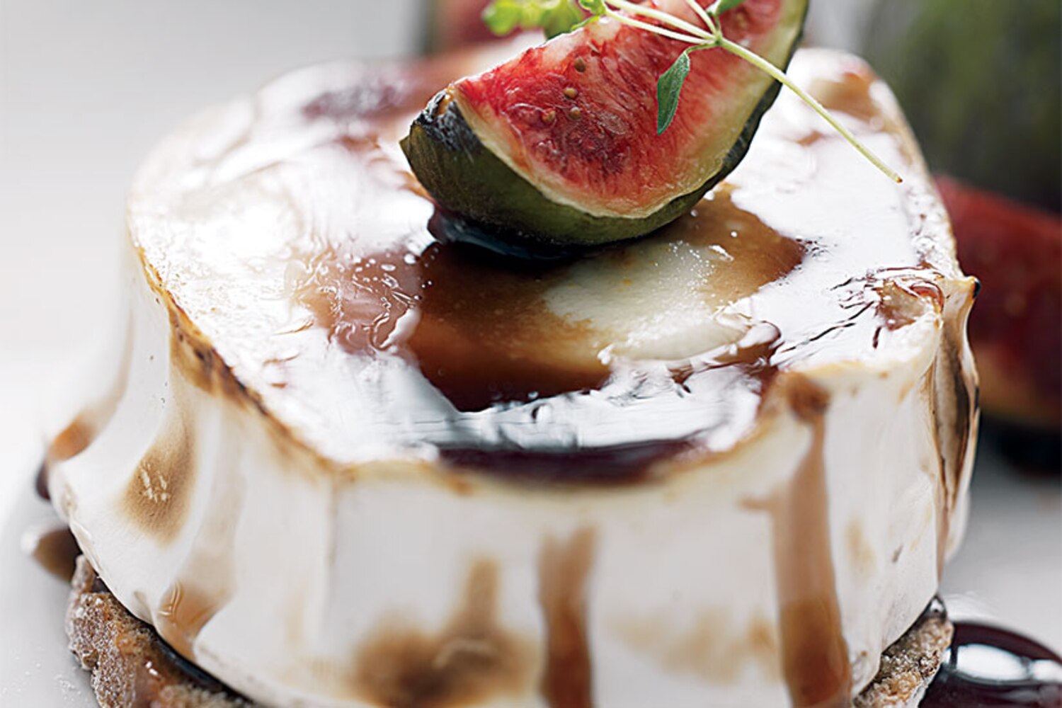 Recipe: Warm chèvre with fresh figs & balsamic glaze | Style at Home